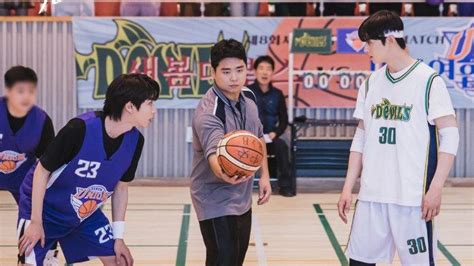Sinopsis Drama Korea True Beauty Episode Suho Dan Seojun Bersaing Curi Perhatian Jukyung
