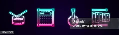 드럼 스틱 기타 앰프 밴조 및 실로폰이 있는 세트 라인 드럼 빛나는 네온 아이콘입니다 벡터 고풍스런에 대한 스톡 벡터 아트 및 기타 이미지 Istock