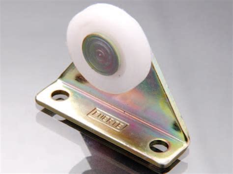 Rodachina Plana Para Puerta En Nylon Enchapes Y Apliques