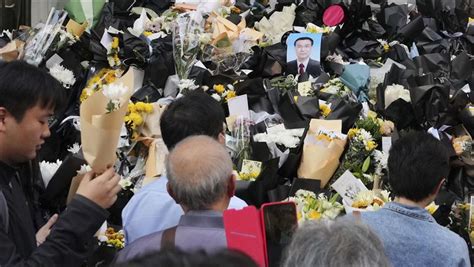 「悼念李克強」活動外溢了！ 民眾暴哭喊一路走好 合肥、鄭州湧現人潮 兩岸大陸 三立新聞網 Setncom