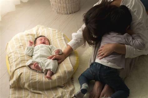 赤ちゃん返りは悪いことではない！ 赤ちゃん返りの原因と対応方法を解説 Neighborfit 運動で心と身体を整える