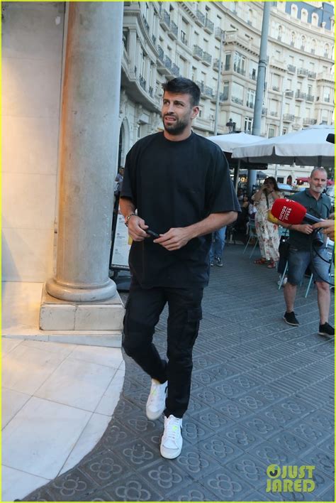 헐리우드 양육권 문제로 변호사와 만난 샤키라and피케