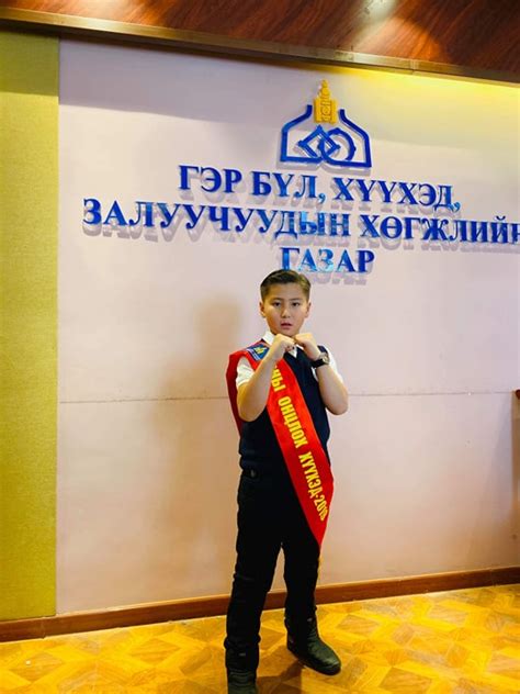 Орчлон сургуулийн сурагч Н Нэмүн “Оны онцлох хүүхэд” ээр тодорлоо