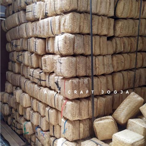 Jual Besek Kotak Ukuran 22 X 22 X 8 Cm BIJIAN Besek Anyaman Bambu Besek