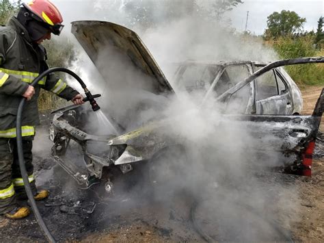 Casares On Line Se Incendió Un Auto En Un Camino Rural