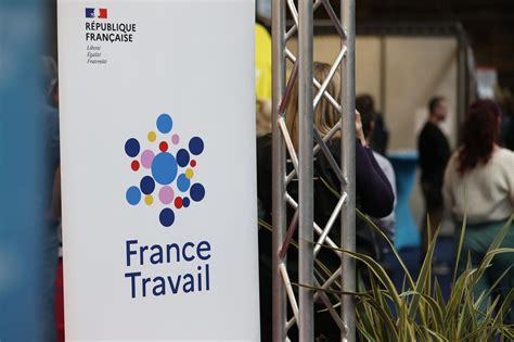 Chômage Hausse Des Demandeurs Demploi Sur Fond De Faible Croissance