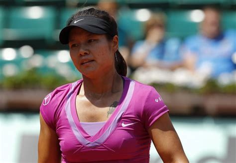 图文： 法网 李娜逆转晋级16强 李娜略显急躁 搜狐体育