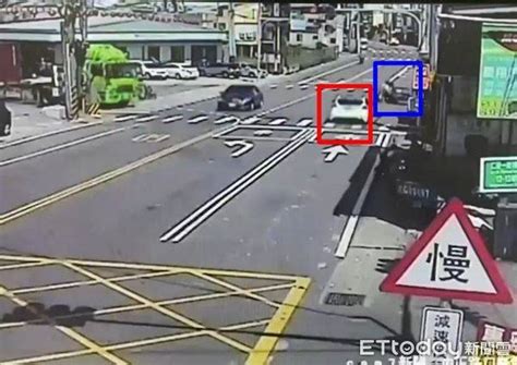 電動自行車路口竄出遭轎車撞噴 兩邊都沒減速！雙載夫死妻重傷 Ettoday新聞雲 Line Today