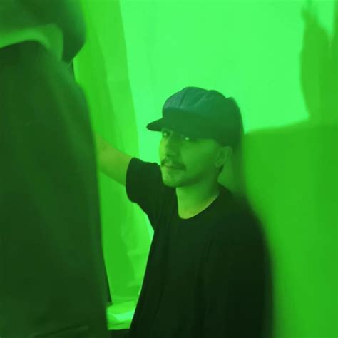 تیوال هوتن عباسی