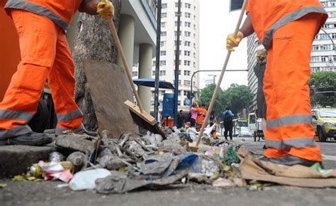 Moradores Reclamam De Falta De Coleta De Nova Empresa De Limpeza Urbana