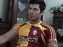 Turkish Muscled Hunk Showing His Body Thisvid Com
