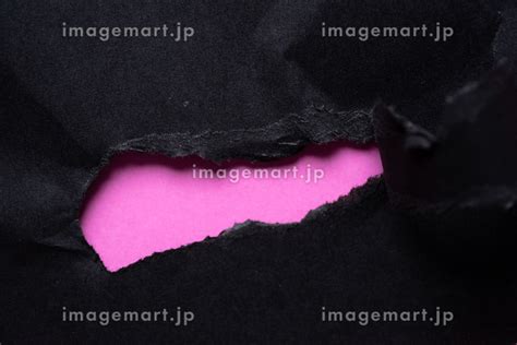 穴の開いた黒い紙の写真素材 270835271 イメージマート