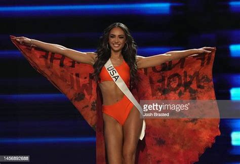 Miss Usas Rbonney Gabriel Is Crowned The 71st Miss Universe Delta