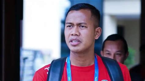 Gantikan Peran Sergio Silva Di Laga Persita Vs Arema Fc Begini Curhat Bek Singo Edan Joko