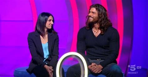 Can Yaman rompe il silenzio a C è posta Mi sento solo magari avessi