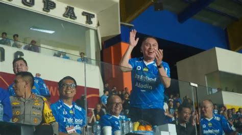 Sty Dipecat Begini Tanggapan Mantan Iwan Bule Tell The Truth
