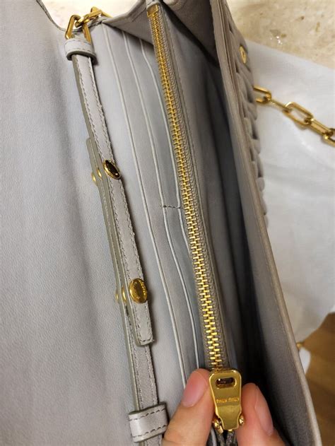 미우미우 Miu Miu 가방 핸드백 미우미우 크로스백 정품여부 필웨이 Feelway