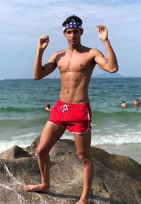 เปิดวาร์ป Maxi Tassi นายแบบอาร์เจนตินา งัดของใหญ่ลงโซเชียล เปิดวาร์ป