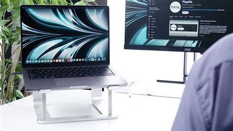 How To Add Two Or Three Screens To The M3 Macbook Pro ~ Plugable Technologies