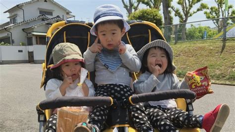 双子、三つ子の育児は大変「キッチン沐浴」「寝不足」 多胎育児のリアル広がるサポート活動 Tbs News Dig フォトギャラリー