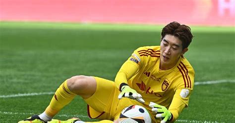 사진 조현우 절대 놓치지 않는다