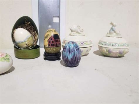 5 Decorative Eggs 5 Deviled Egg Holders Assiter Auctioneers