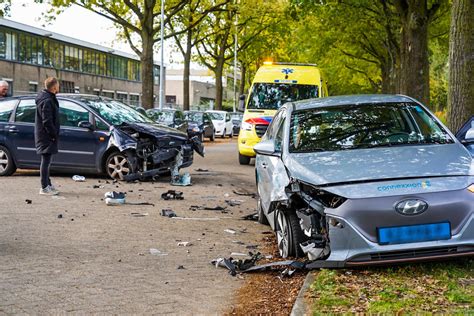 Veel Schade Na Botsing Tussen Twee Autos 112brabant