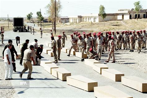 خبرآنلاین تصاویر عکس‌هایی منتشر نشده از تبادل پیکر شهدای دفاع مقدس در سال ۱۳۷۴