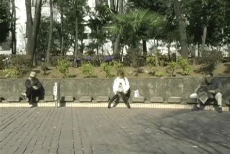 個人撮影 ゲリラ露出 ゆい☆ 公園でパンツ脱ぎ開脚おま こ露出＆おっぱい見せ 動画 露出羞恥に魅せられて～露出エロ動画まとめ～