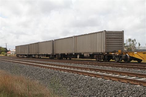 30 Foot Plastic Pellet Container Loading On 4sm7 Up Qube Intermodal