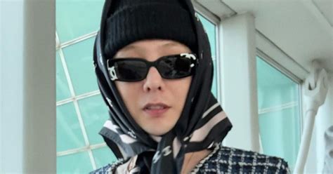 지드래곤 이번에도 파격적 스카프 패션 핫핑크 팬츠에 네일까지