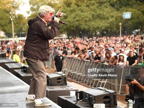 Fred Durst Photos Photos And Premium High Res Pictures Getty Images