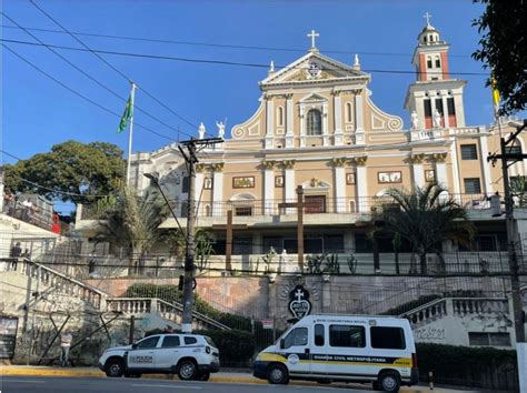 Policial civil que atirou e matou homem chegou ao final de sessão dos