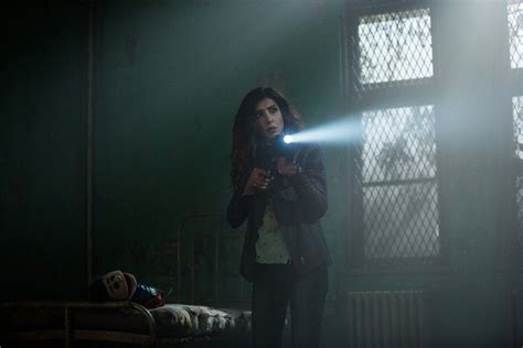Ash Vs Evil Dead Sorozat 2015 Kritikák Videók Szereplők Mafabhu