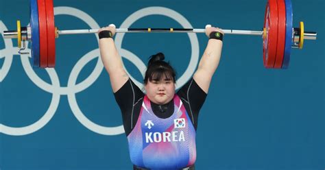 모친상 이겨내고 꿋꿋하게 바벨 ‘번쩍… ‘포스트 장미란 힘 보여준 박혜정