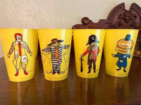 Vintage Mcdonalds 1970s Plastic Yellow Ronald Mcdonald Cups Tumblers