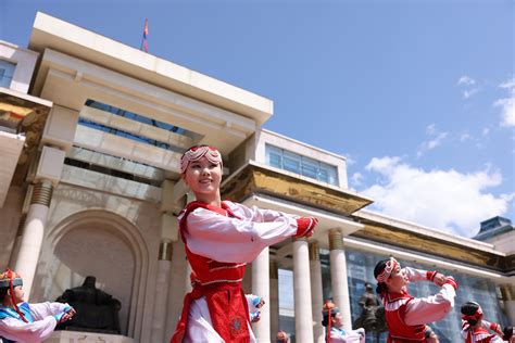 Фото сурвалжилга Хүүхдийн баяраар 650 гаруй хүүхэд парад алхлаа