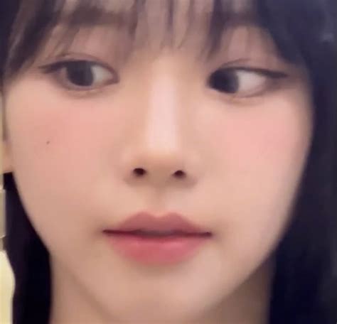 Ghim của Beomgyu Duraznito trên karina meme