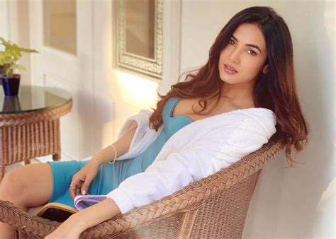 Fans Dont Know Sonal Chauhan Called Her Jasmin Bhasin