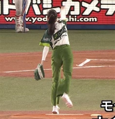 中条あやみ 始球式のお尻 【お宝キャプ画像｜セクシーテレビジョン】