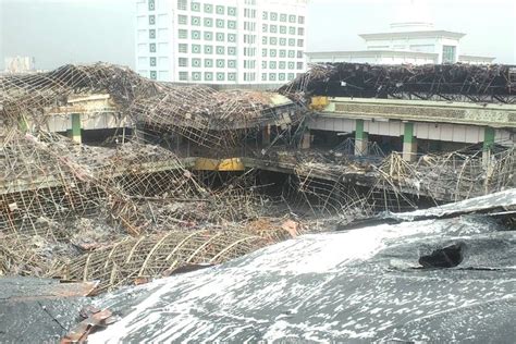 Foto Kebakaran Yang Meluluhlantakkan Kubah Masjid Jakarta Islamic