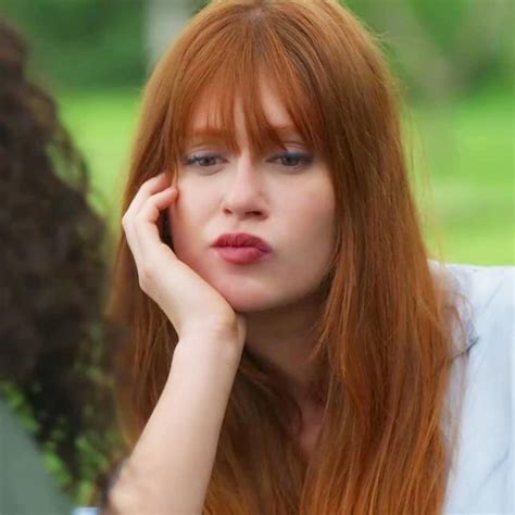 Pin De Gary Folz Em Love Many Shades Of Red Hair Cabelo Liso Com Franja Penteados Cores De