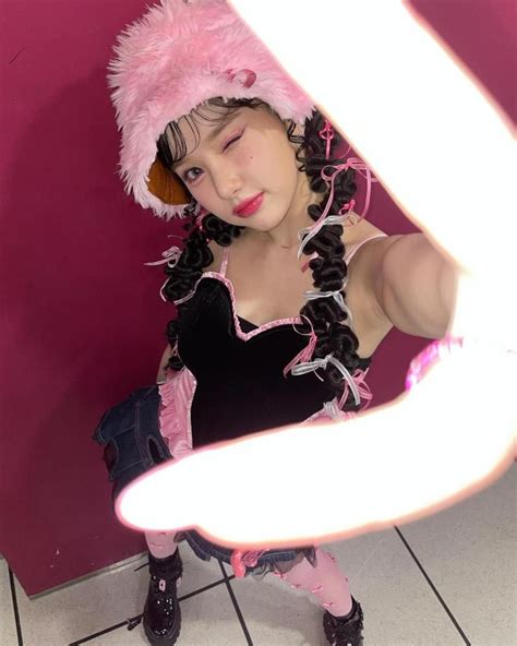 핑크 털모자 하트 란제리룩 비비지 은하 야한 겨드랑이