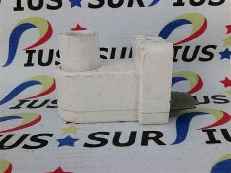 Leviton 464 660w 600v T8 T12 Fluorescent Light Socket Surpius