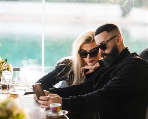 Marina Vjollca dhe Ghetto Geasy bëhen prindër për herë të parë SHQIP