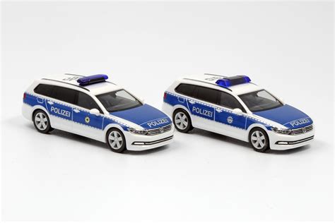 Vw Passat Variant B8 Bundespolizei Silbergelbes Logo Dachkennung