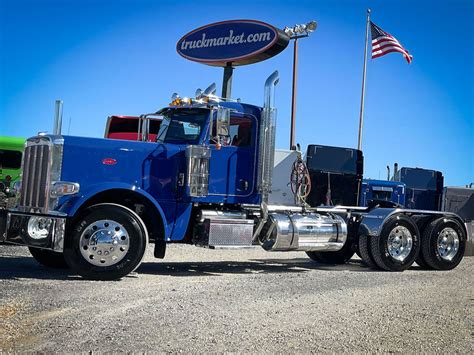 Peterbilt 389 Daycab