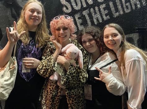 Chloe Moriondo W Fans