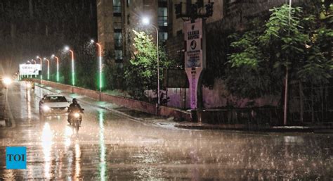 Heavy Rain And Gusty Winds At 50 60 Kmph Speed Lash Jaipur Jaipur