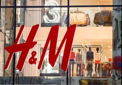 Fashion Retailer H M Explores Online Fashion Segment Opens Its First Online Store In India